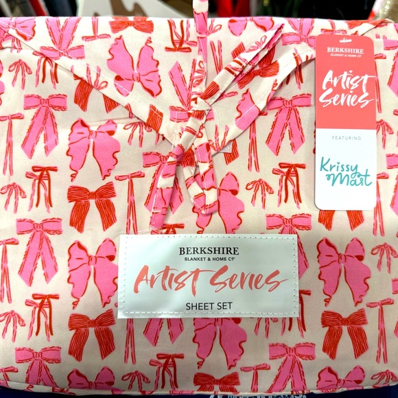 cupcakes & cashmere | Bedding | Last King Coquette Girl Viral Bow Sheet ...